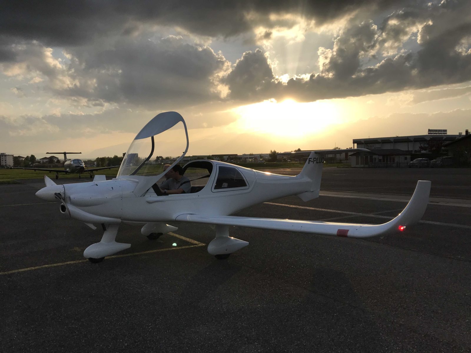 Notre avion: Le colibri – Pilotes Volontaires